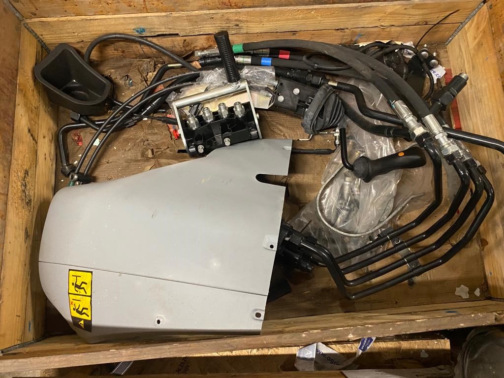 New Holland – BRACKETS – Loader – Bryson Tractors Ltd