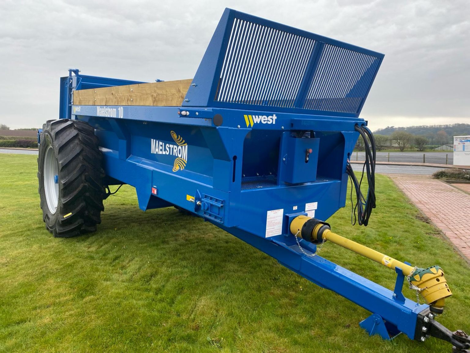 Harry West – MUCK SPREADER – Maelstrom 10 – Bryson Tractors Ltd