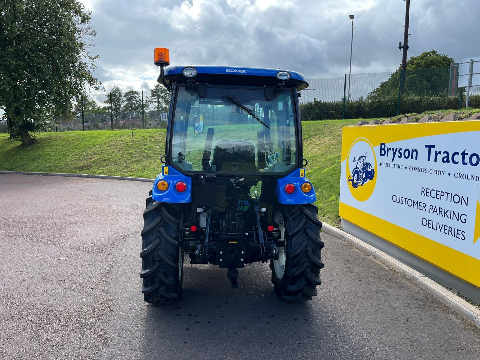 New Holland – BOOMER 40 CAB – *compact tractor – Bryson Tractors Ltd