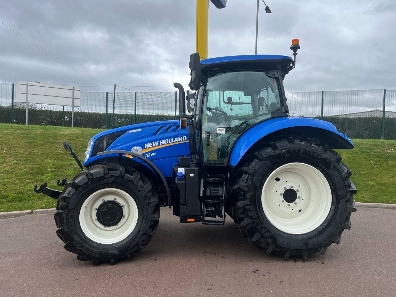 New Holland – T6.180 DCT – Demo tractor – Bryson Tractors Ltd